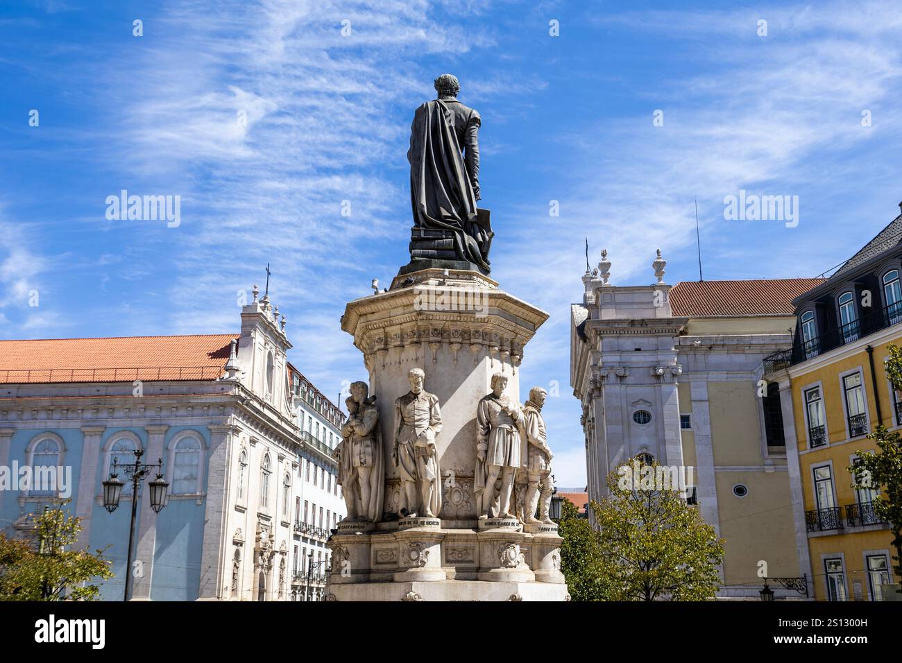 View of the national poet Luis de Camoes bronze statue on a lioz ...
