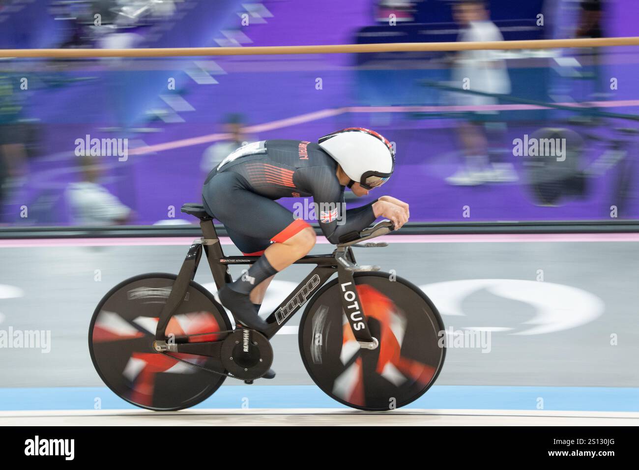 Young british paracyclist hi-res stock photography and images - Alamy