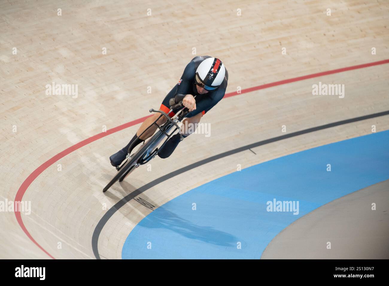 Jaco van Gass of Team GB sets a world record in the men's 3 km pursuit ...