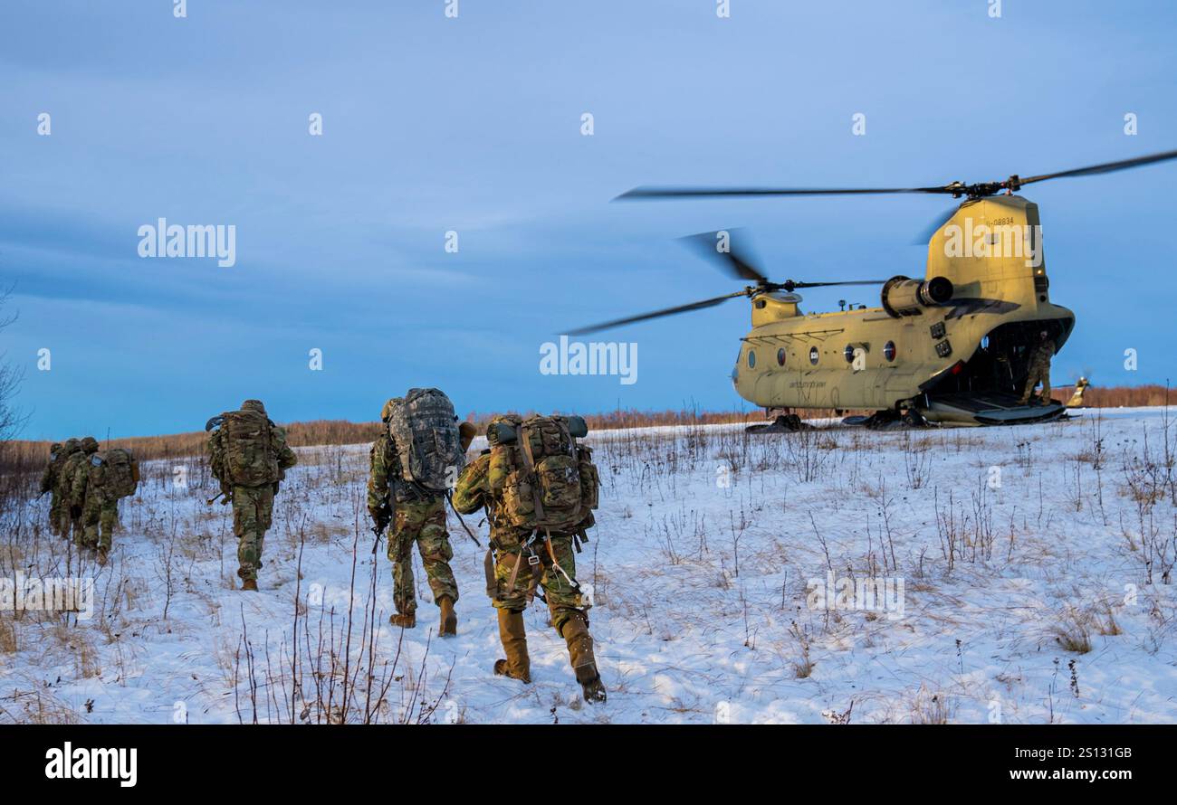 U.S. Army Soldiers of the 1st Battalion, 501st Parachute Infantry ...