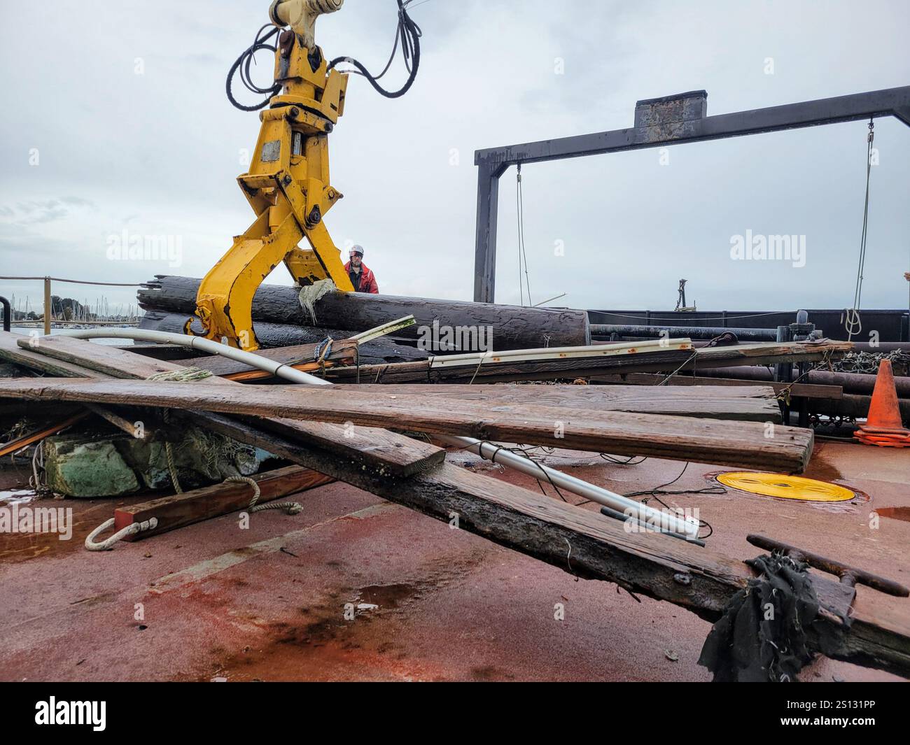 Debris hook hi-res stock photography and images - Alamy