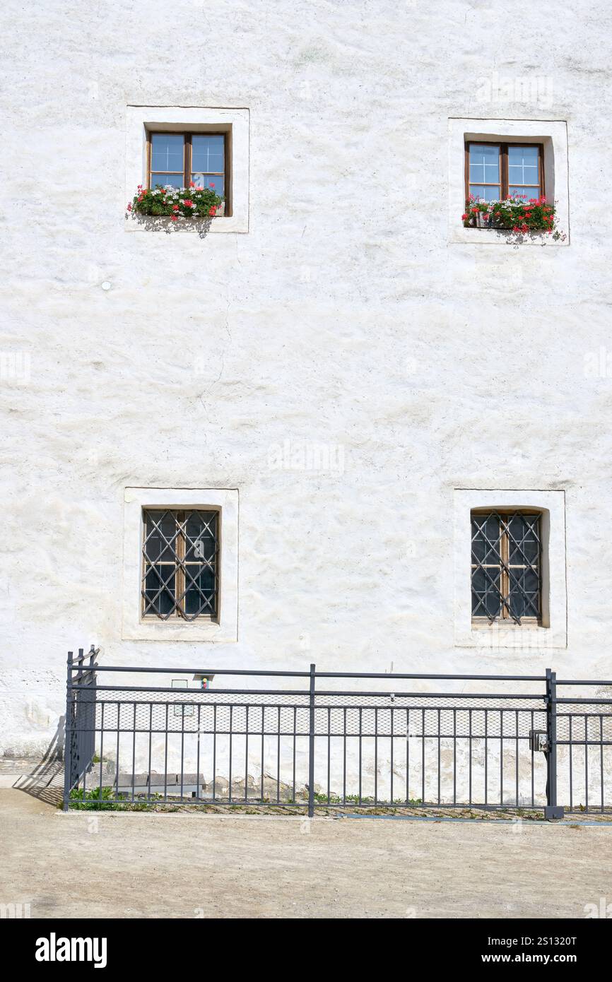 Window boxes flowers stone hi-res stock photography and images - Alamy