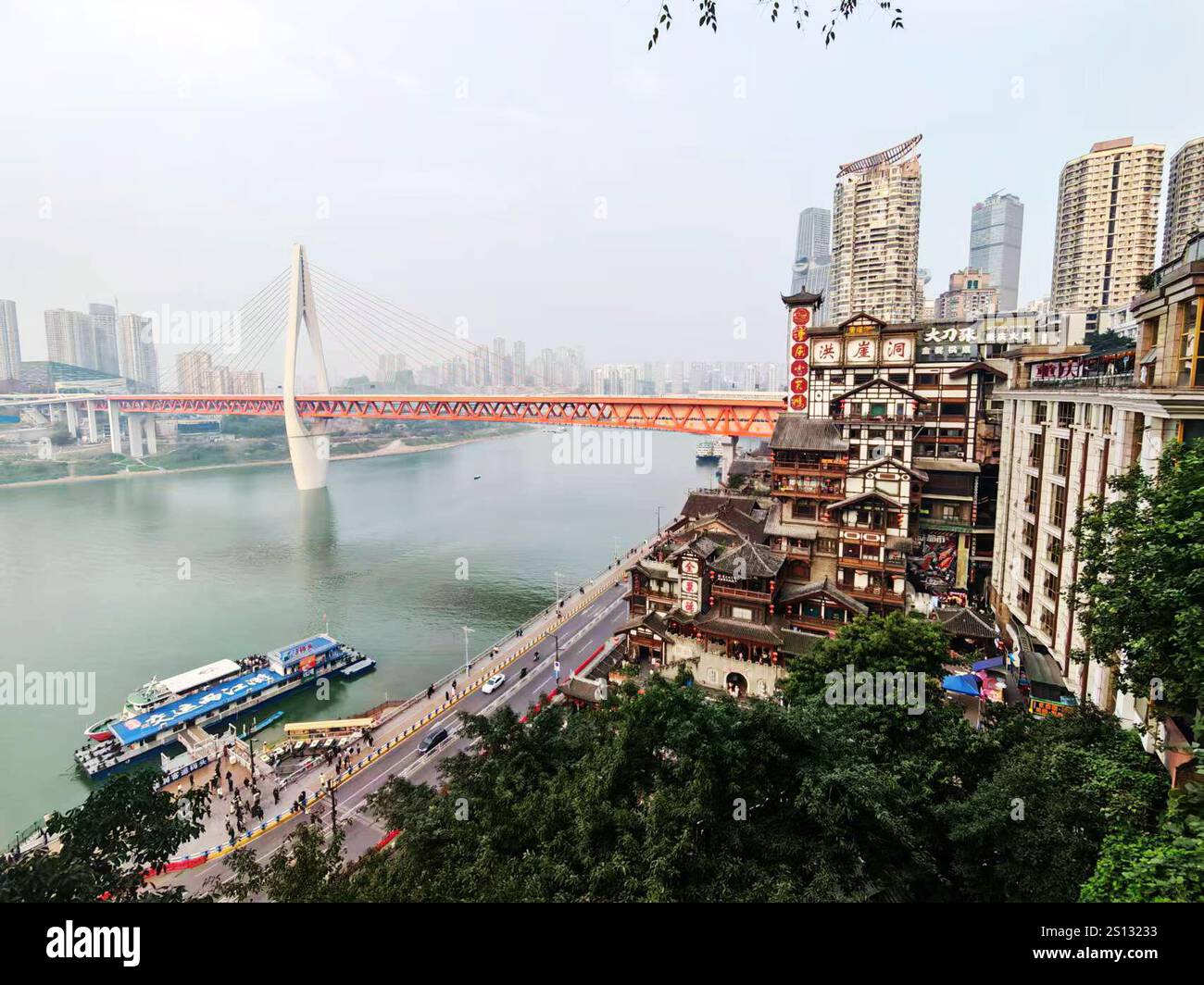 Chongqing, China. 31st Dec, 2024. CHONGQING, CHINA - DECEMBER 28, 2024 - Hongya Cave (Hong Ya ...