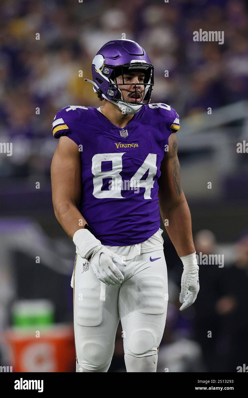 Minnesota Vikings tight end Josh Oliver lines up for a play against the ...