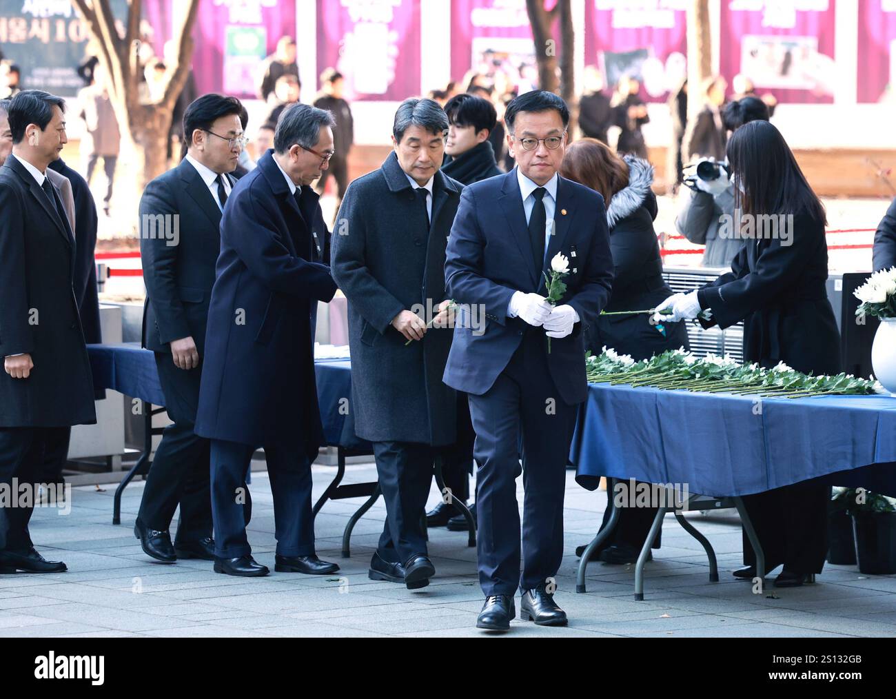 31st Dec, 2024. Acting president's tribute Acting President Choi Sang-mok and Cabinet ministers ...