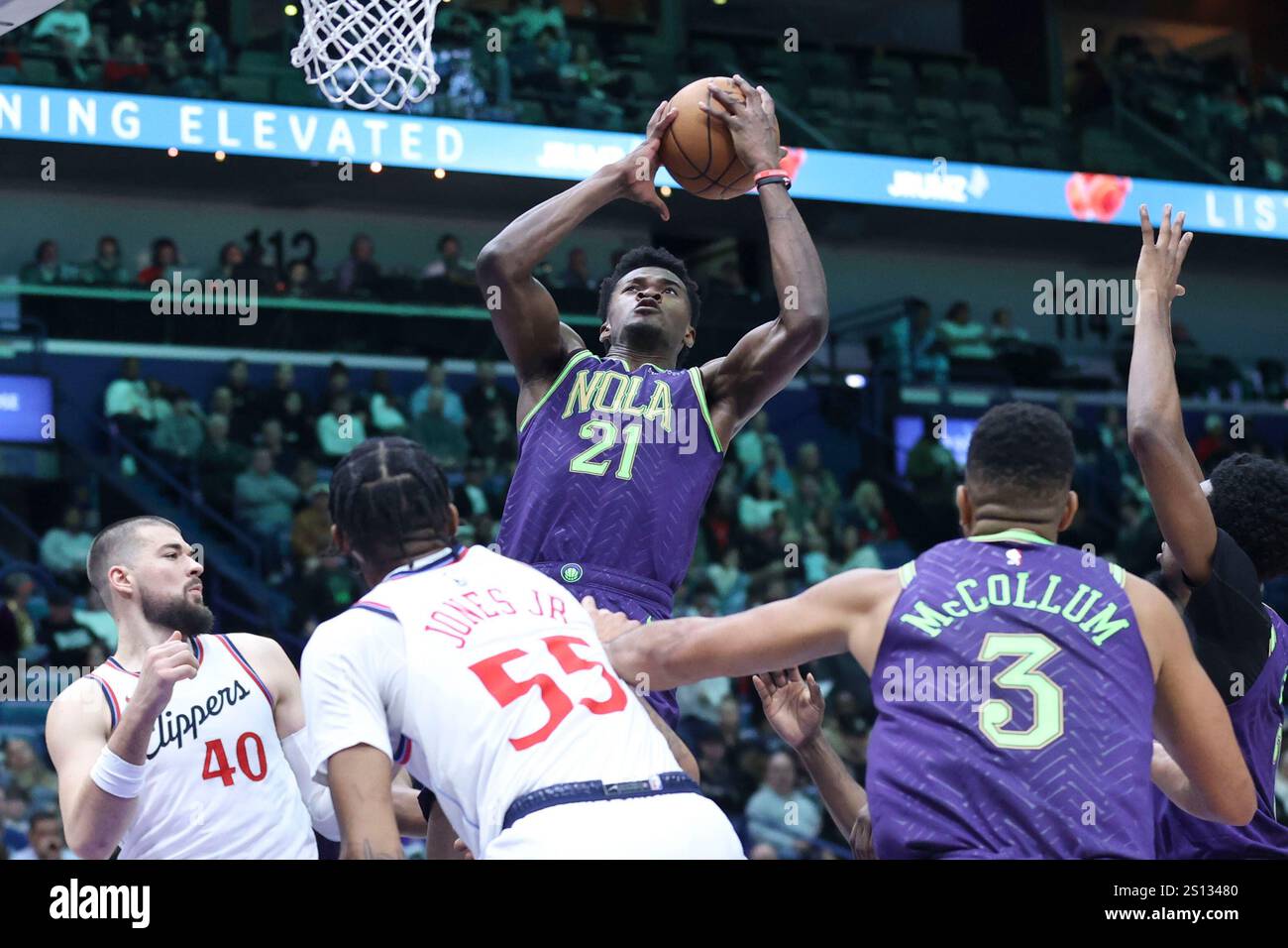 New Orleans Pelicans center Yves Missi (21) intercepts a pass in the ...