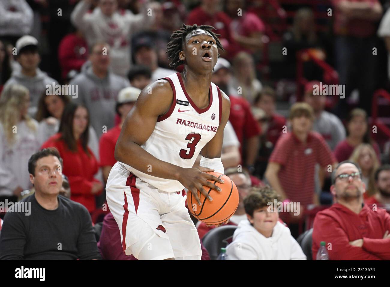 Arkansas forward Adou Thiero (3) prepares to shoot a 3-point basket ...