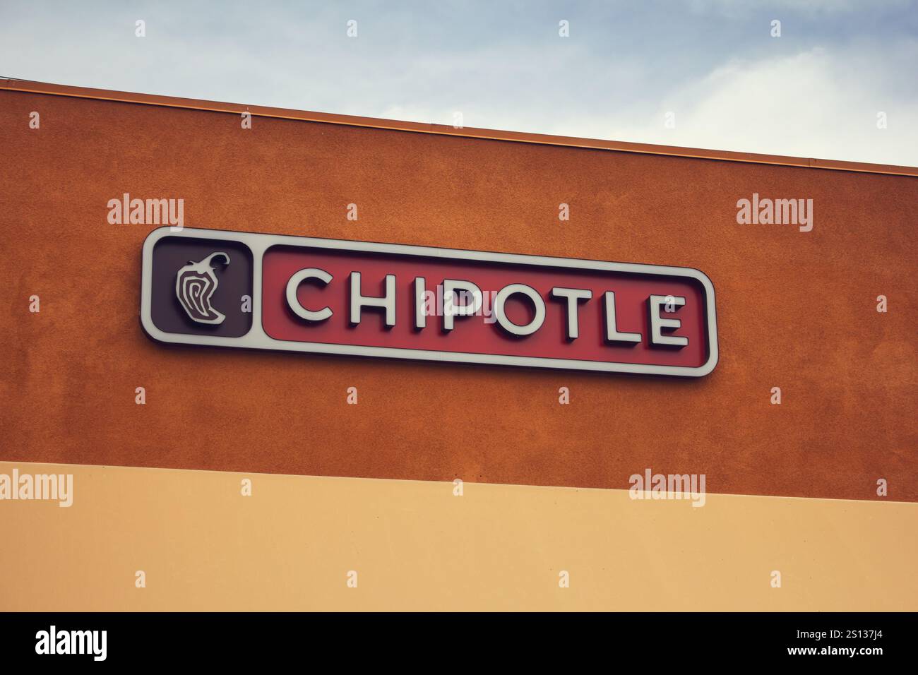 Los Angeles, California, United States - 04-11-2019: A store front sign ...