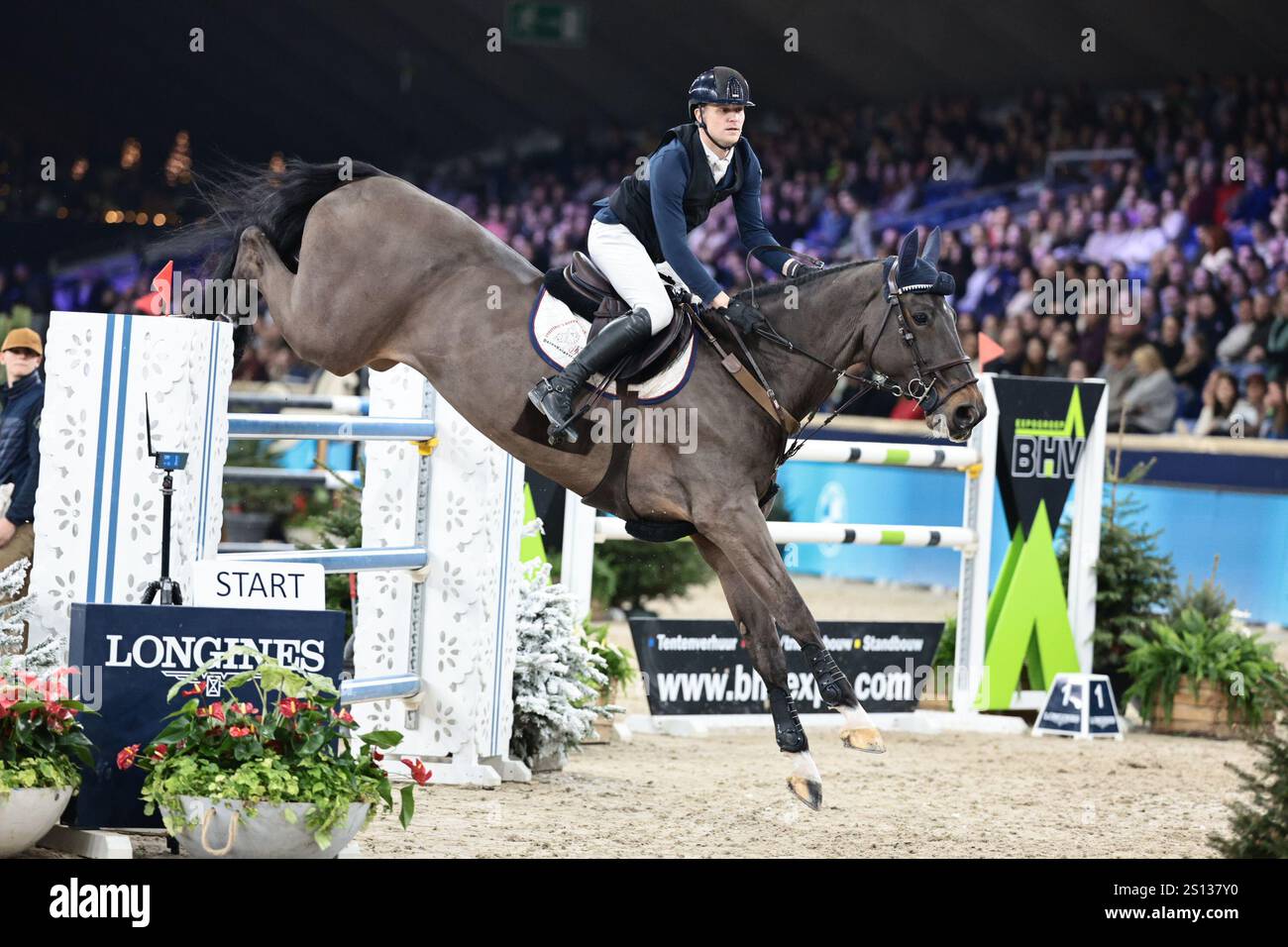 Doron Kuipers of Netherlands with Fabulous during the Carlsberg CSI2 ...