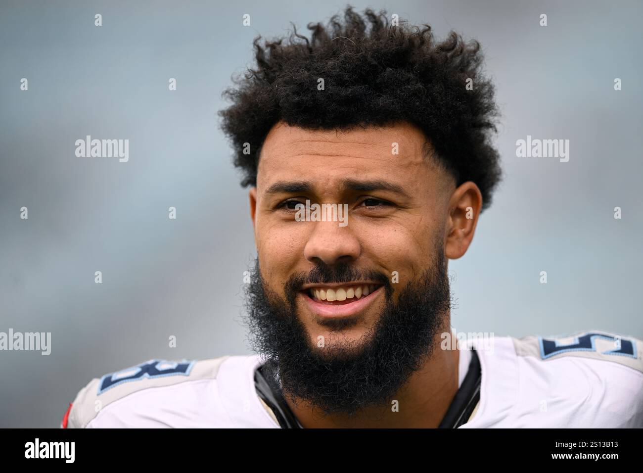 Tennessee Titans linebacker Harold Landry III (58) warms up before an ...