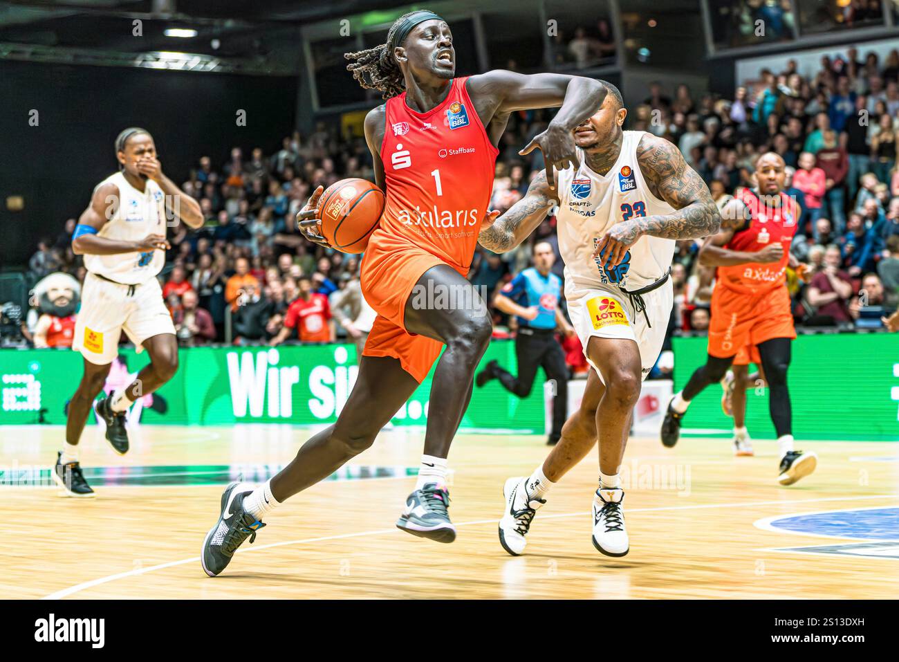 Chemnitz, Deutschland 30. Dezember 2024: 1.BBL - 2024/2025 - Niners Chemnitz vs. Syntainics MBC ...