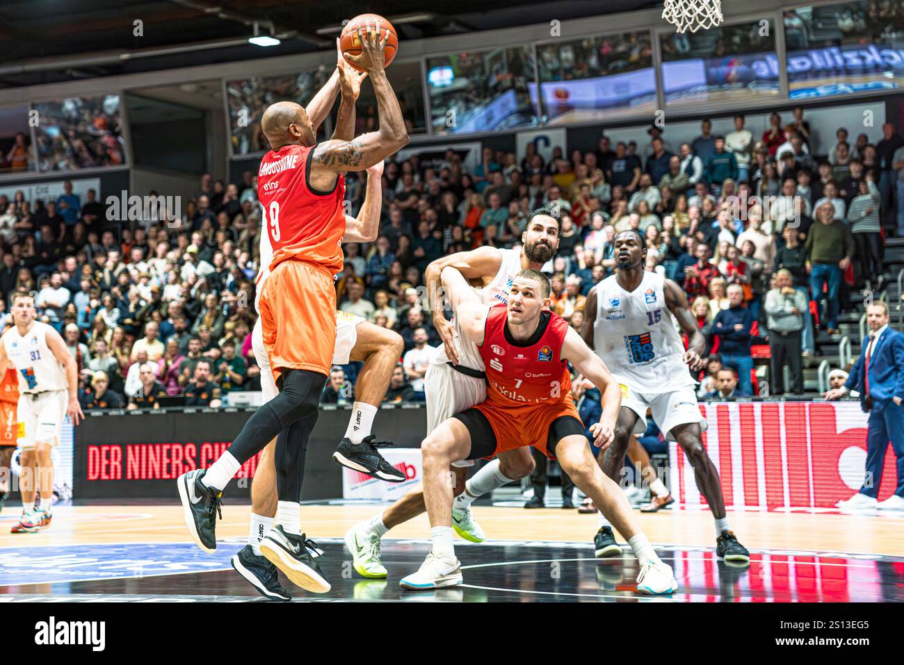 Chemnitz, Deutschland 30. Dezember 2024: 1.BBL - 2024/2025 - Niners ...