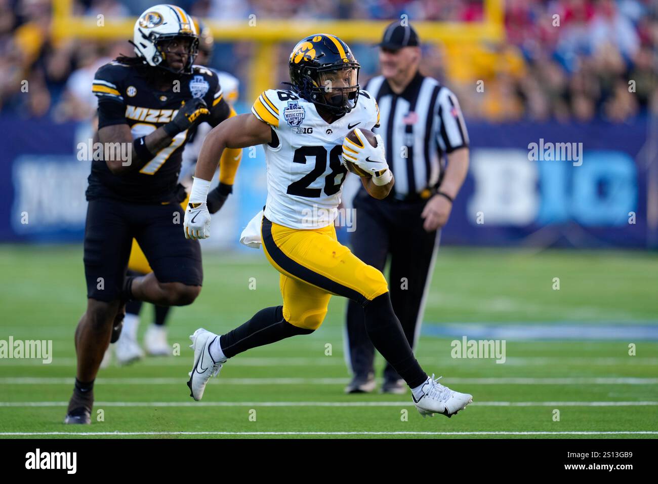 Mizzou football stadium hi-res stock photography and images - Alamy