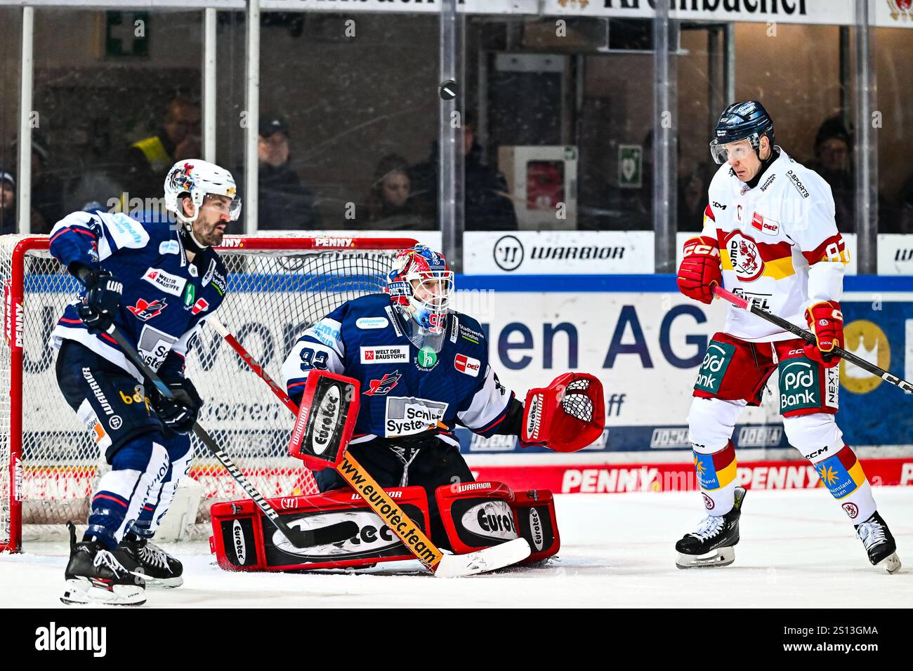 Hubert Labrie (Iserlohn Roosters, #16) Andreas Andy Jenike (Iserlohn ...