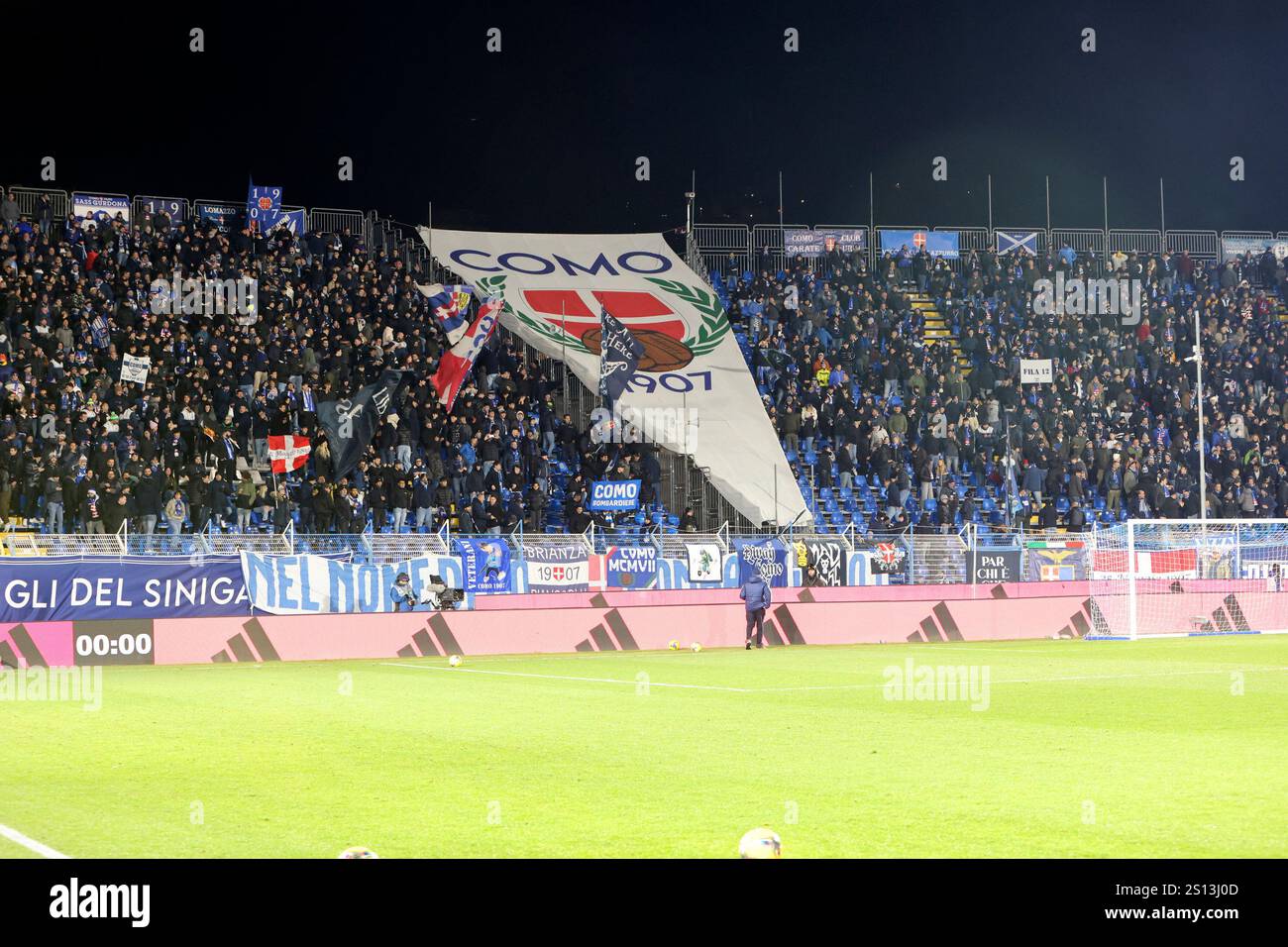 Como, Italia. 30th Dec, 2024. Como's Como supporters during the Serie A ...