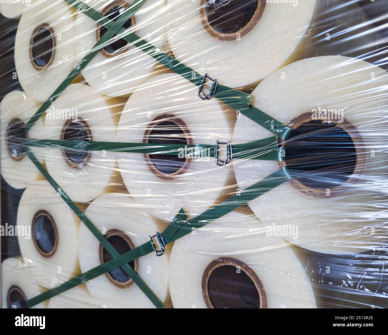 Polymer pallet hi-res stock photography and images - Alamy