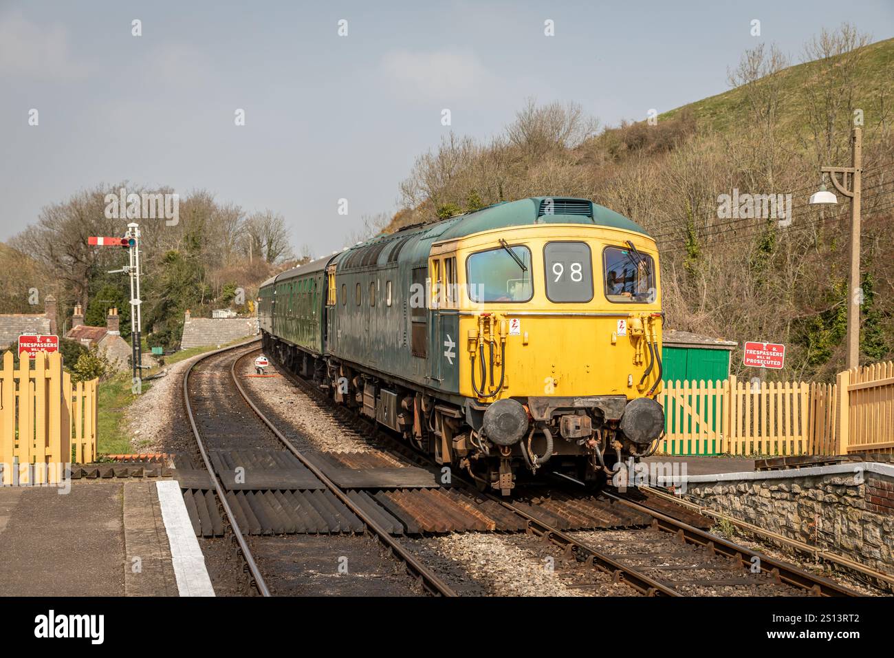 Castle class locomotive hi-res stock photography and images - Alamy