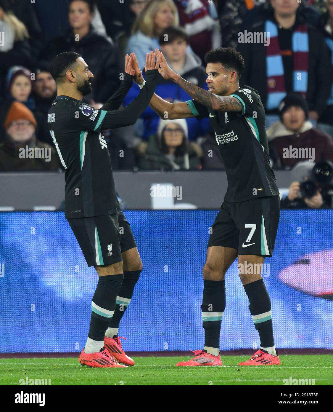 London, UK. 29th Dec, 2024. West Ham v Liverpool - Premier League - London Stadium. Luis Diaz ...