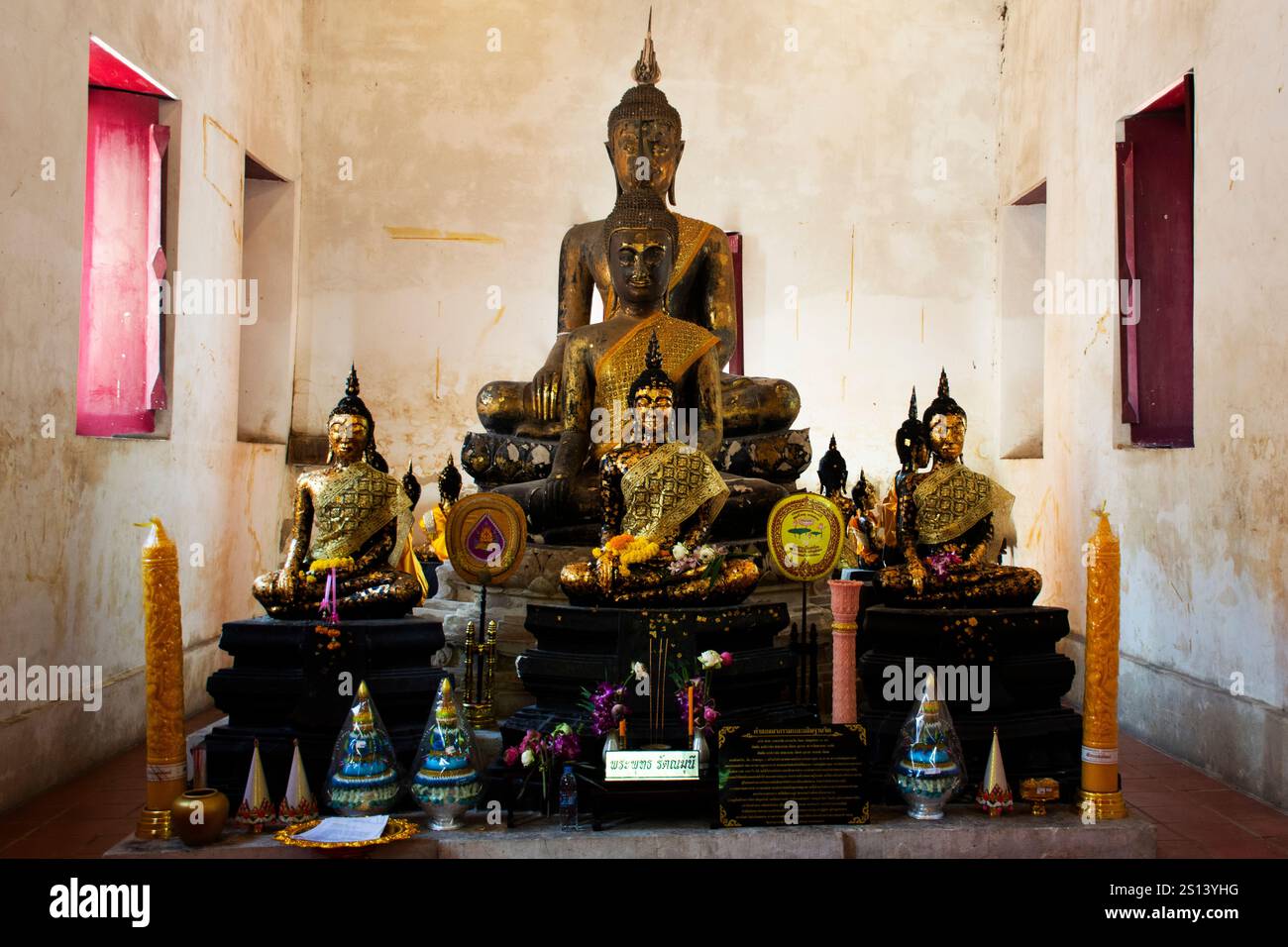 Holy ancient buddha statue Phra Phutta Rattana Munee in antique ubosot ...