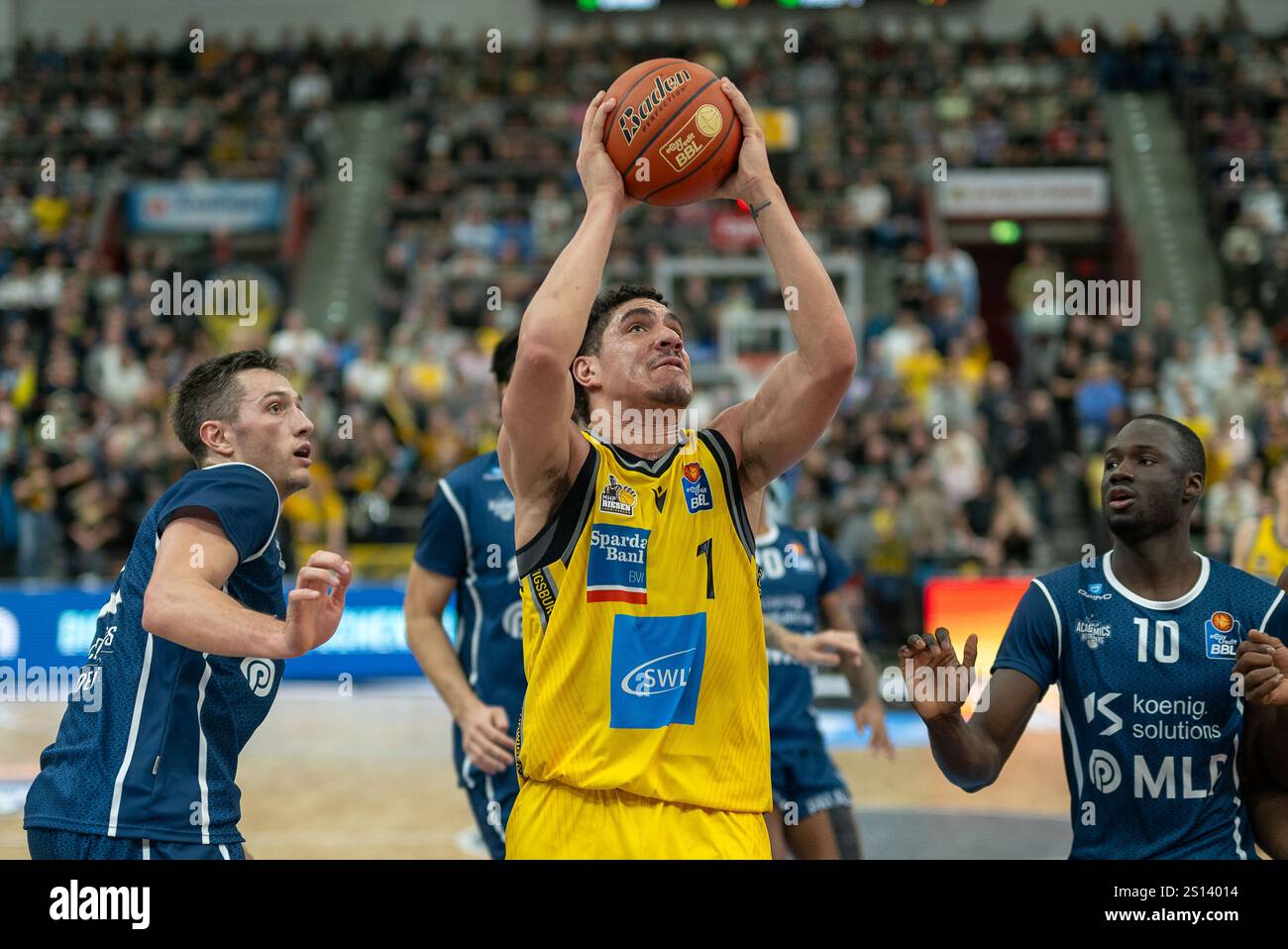 Ryan Mikesell (MLP Academics Heidelberg, #33), Joel Scott (MHP Riesen ...