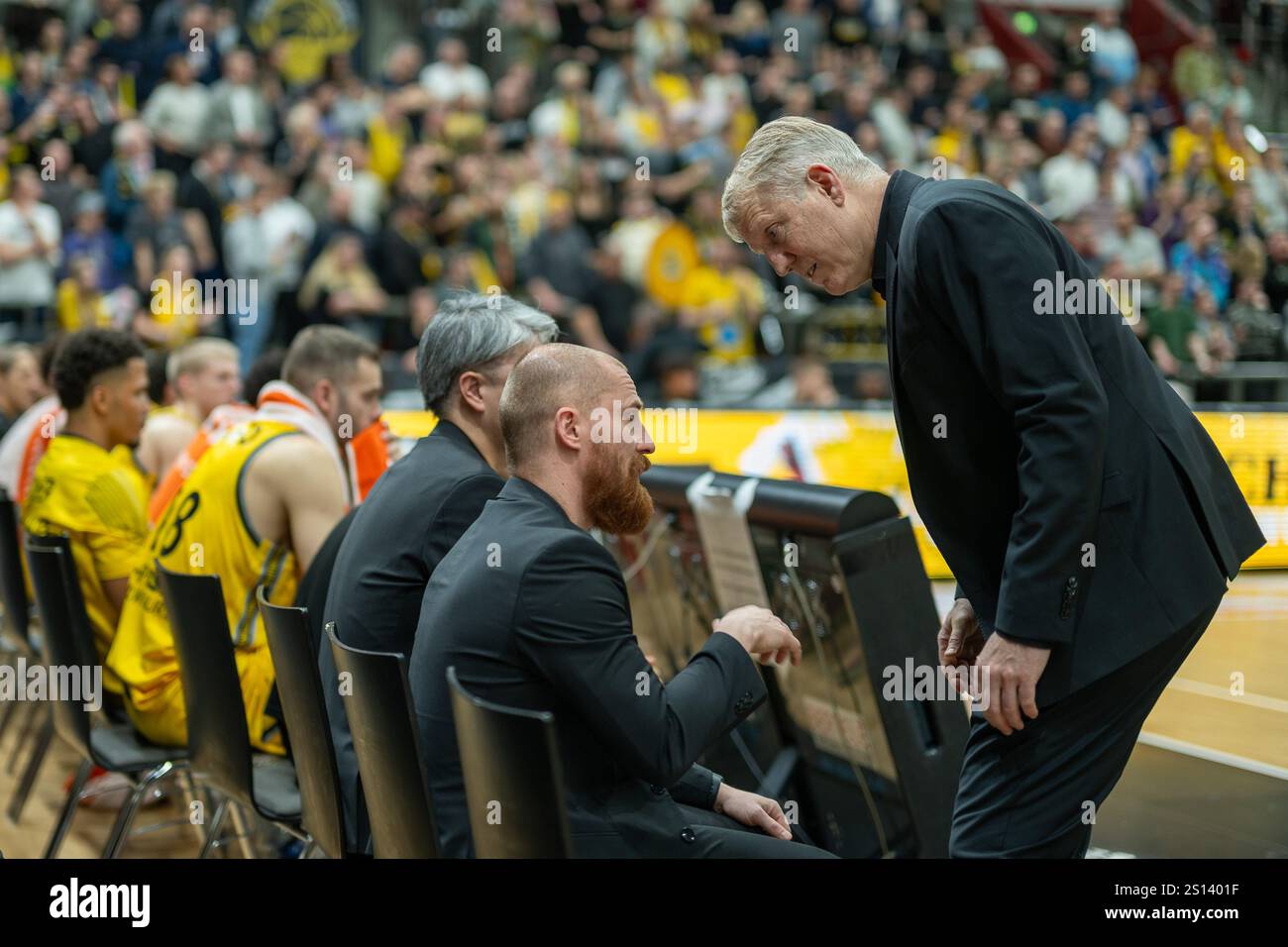 Kenji Sato (MHP Riesen Ludwigsburg, Co-Coach), Lars Masell (MHP Riesen ...
