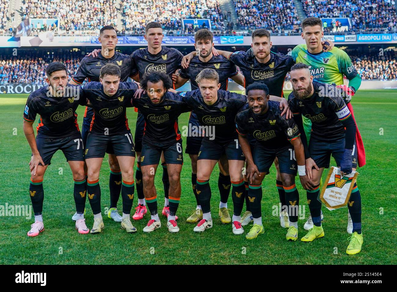 Naples, Italy. 29 Dec, 2024. Players of Venezia FC line up for a team ...