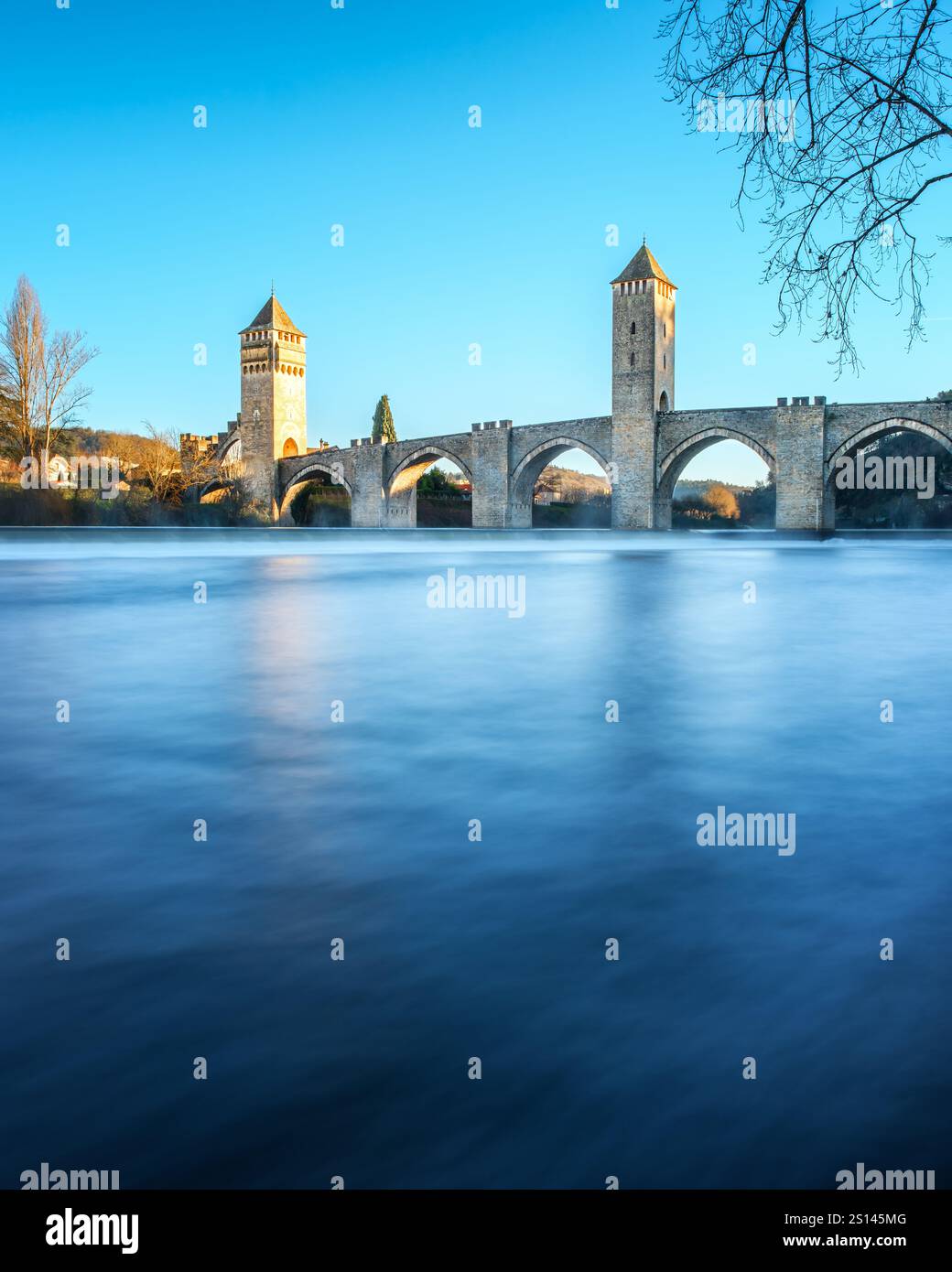 The 14th and 15th century Valentré bridge, a UNESCO World Heritage Site ...