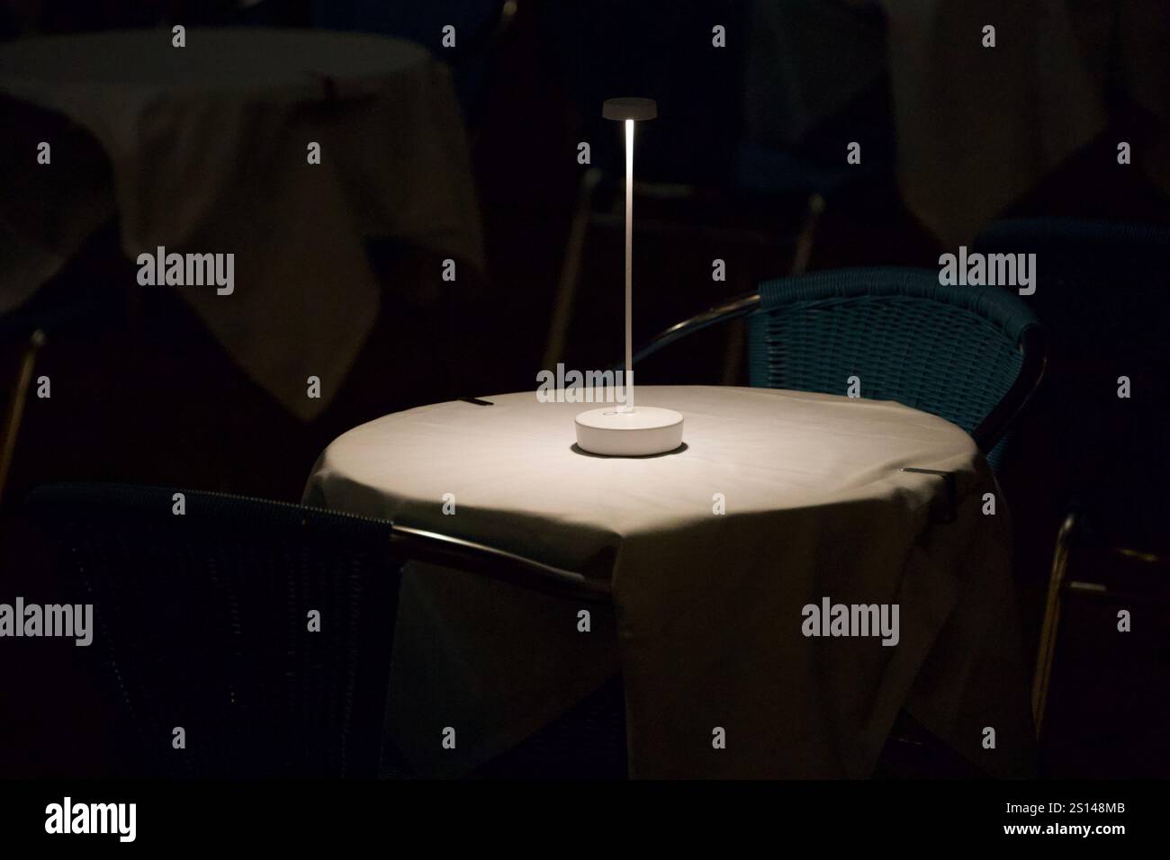 Restaurant bases hi-res stock photography and images - Alamy