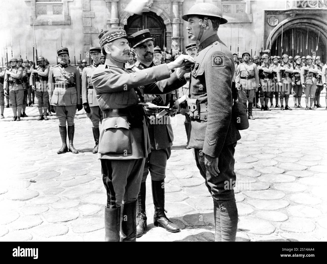 JEAN DEL VAL as Marshal Foch and GARY COOPER in SERGEANT YORK 1941 ...