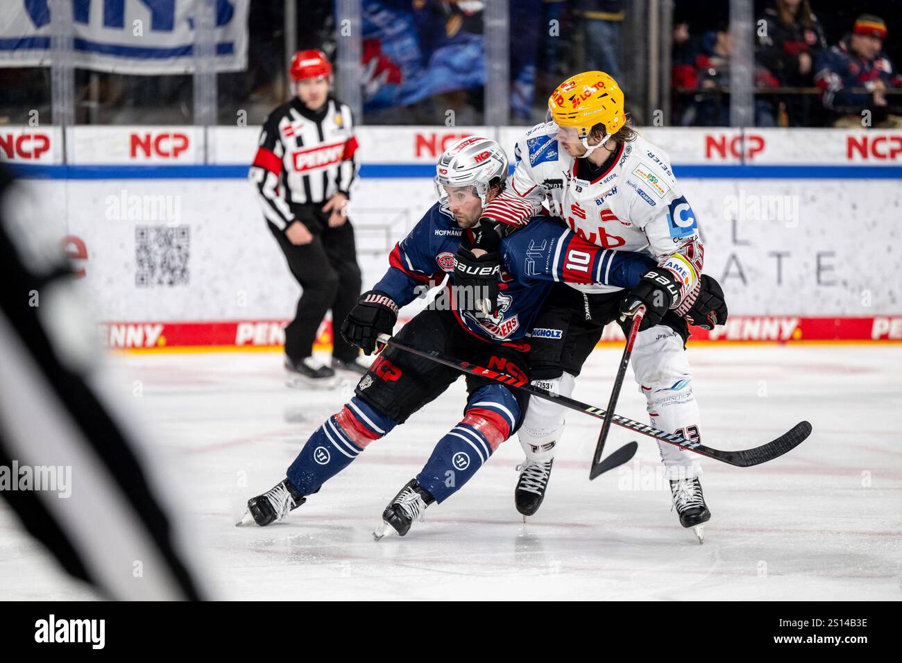Evan Barratt (10, Nuernberg Ice Tigers, NIT ) Ziga Jeglic (13 ...