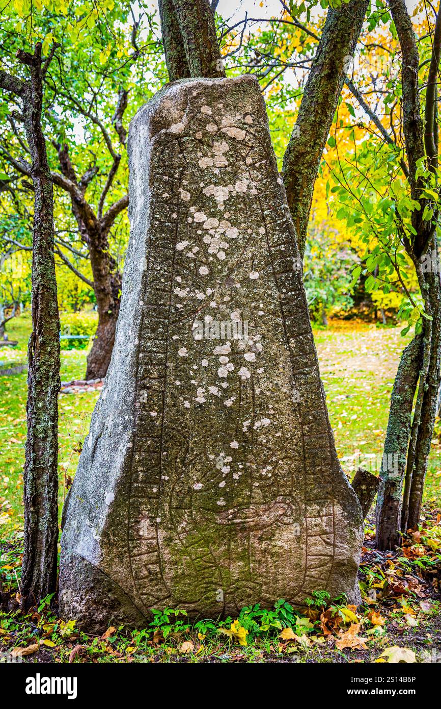 Nottingham rune dictionary words hi-res stock photography and images ...
