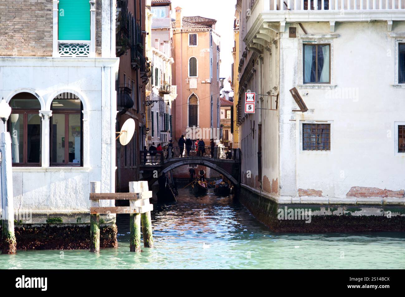 Venice, Italy. December 26, 2024. Gondola and a bridge Stock Photo - Alamy