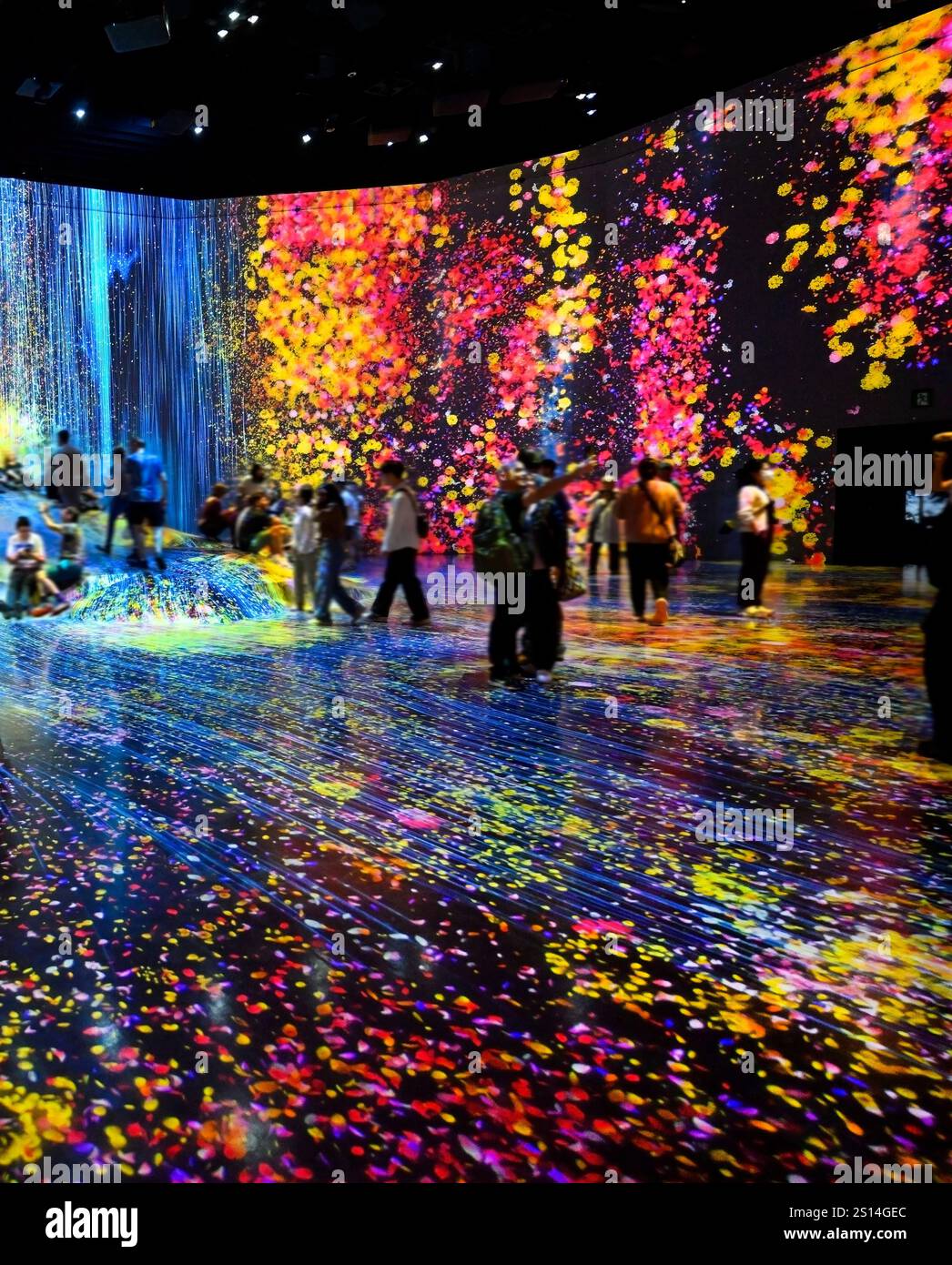 TeamLab Planets Tokyo Japan Stock Photo - Alamy