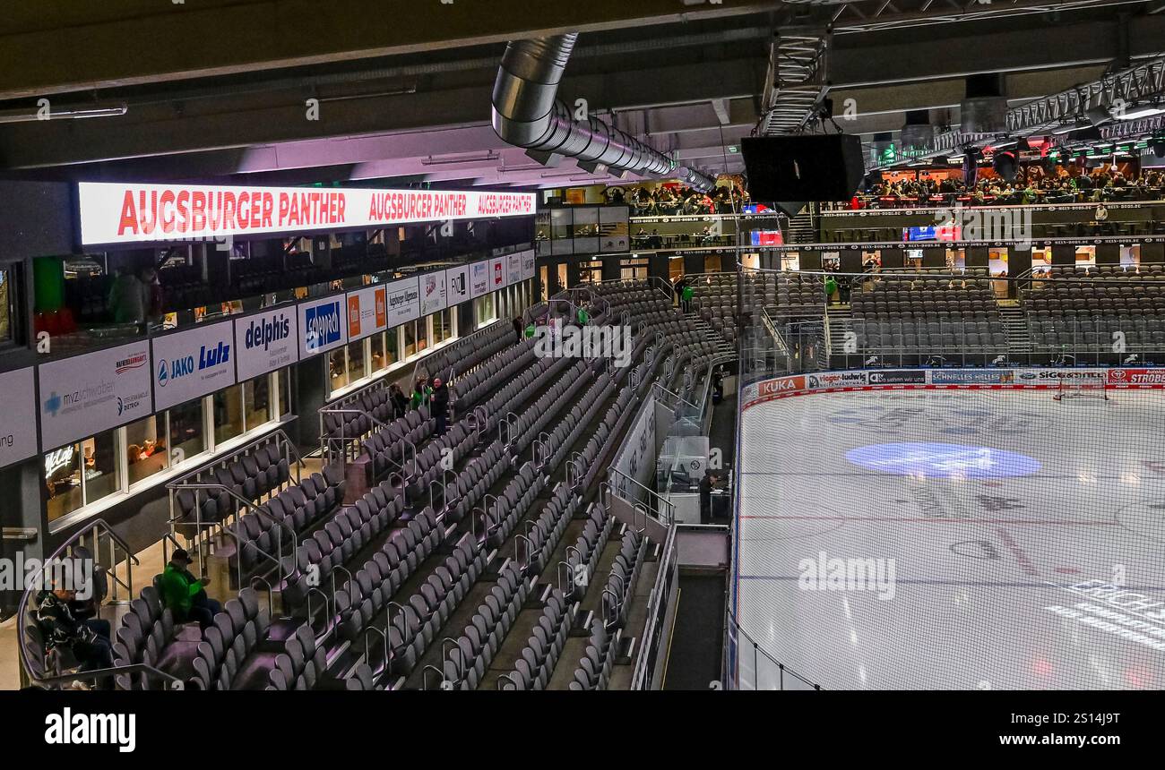Curt-Frenzel-Stadion, Innenraum, Totale mit Blick auf die VIP-Logen und ...