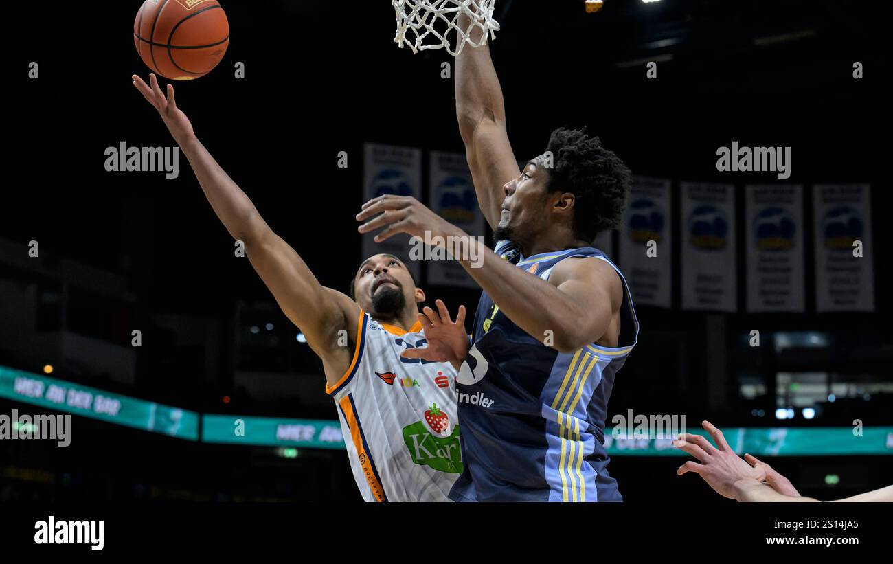 Berlin, Deutschland. 31st Dec, 2024. GER, Berlin, Basketball, Alba ...
