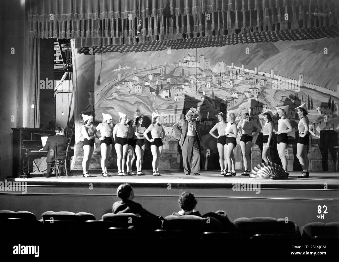HERMANN PFEIFFER rehearses Showgirls in DREI UNTEROFFIZIERE 1939 ...