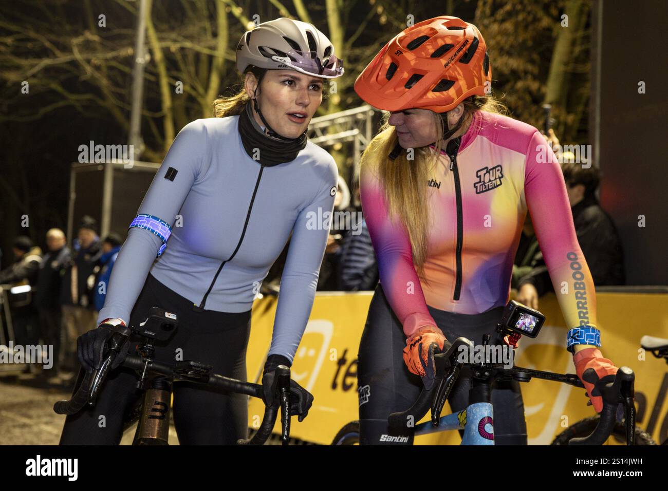 Diegem, Belgium. 30th Dec, 2024. Puck Moonen and Laura van den Hengel ...