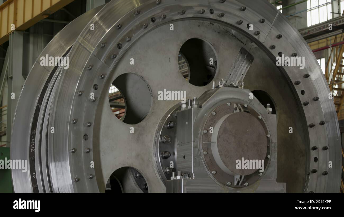 Industrial Machinery Wheel used in Manufacturing Facility for various ...