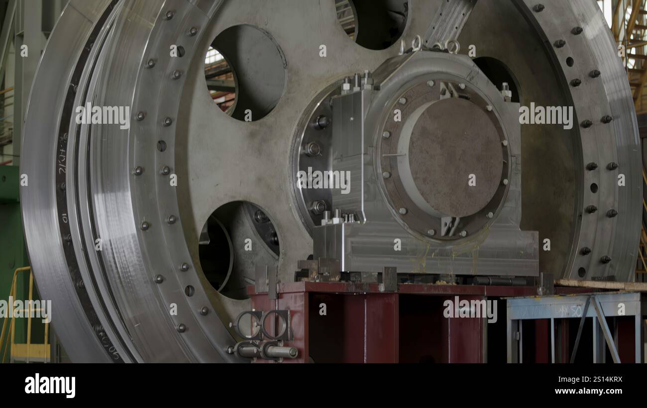 Industrial Machinery Wheel used in Manufacturing Facility for various ...