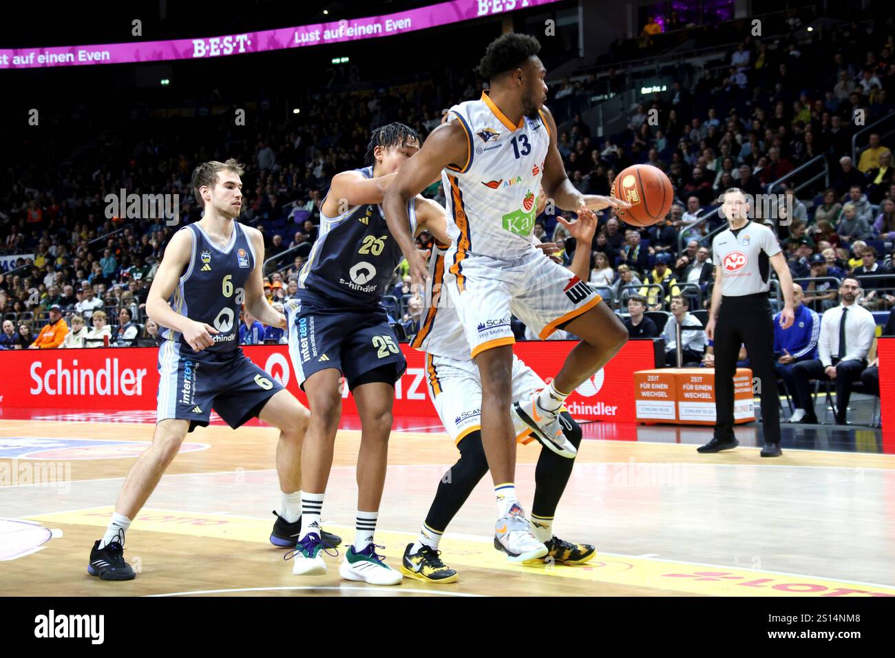 31.12.2024, Uber-Arena, Berlin, DEU, easyCredit BBL, ALBA vs. Rostock ...