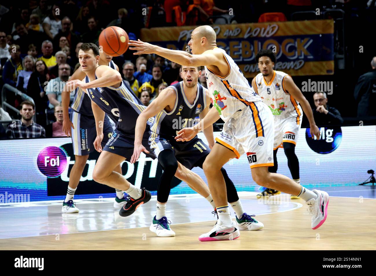 31.12.2024, Uber-Arena, Berlin, DEU, easyCredit BBL, ALBA vs. Rostock ...