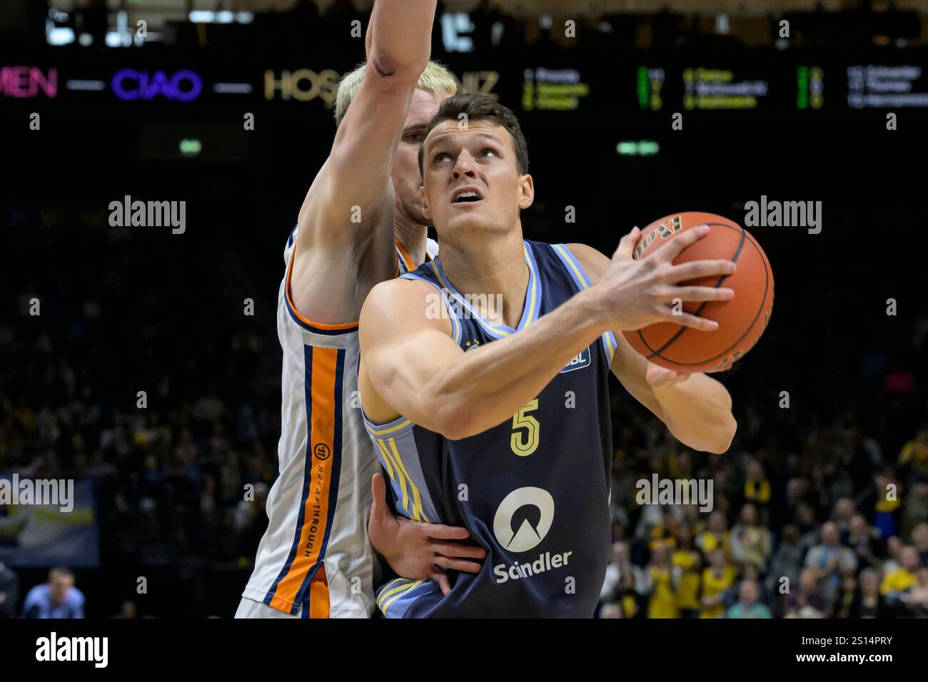 Berlin, Deutschland. 31st Dec, 2024. GER, Berlin, Basketball, Alba ...