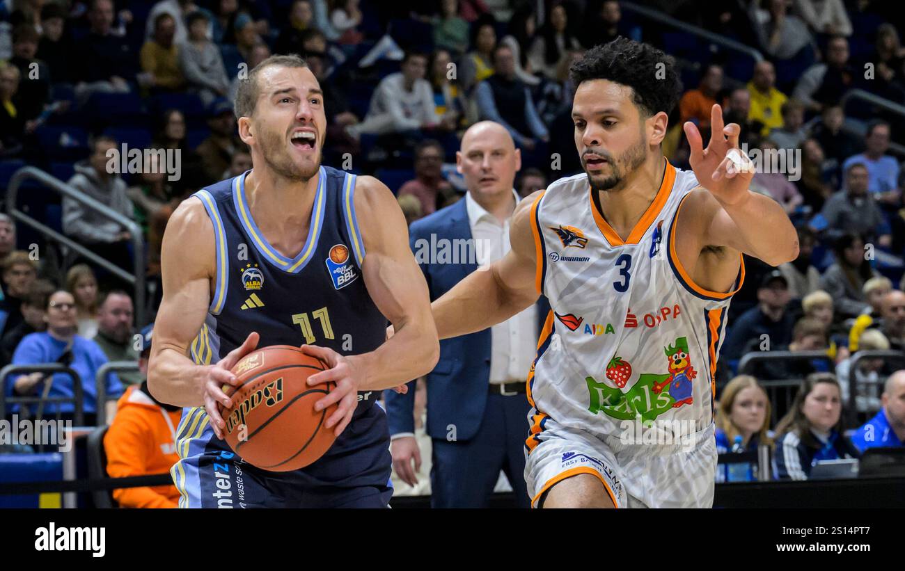 Berlin, Deutschland. 31st Dec, 2024. GER, Berlin, Basketball, Alba ...