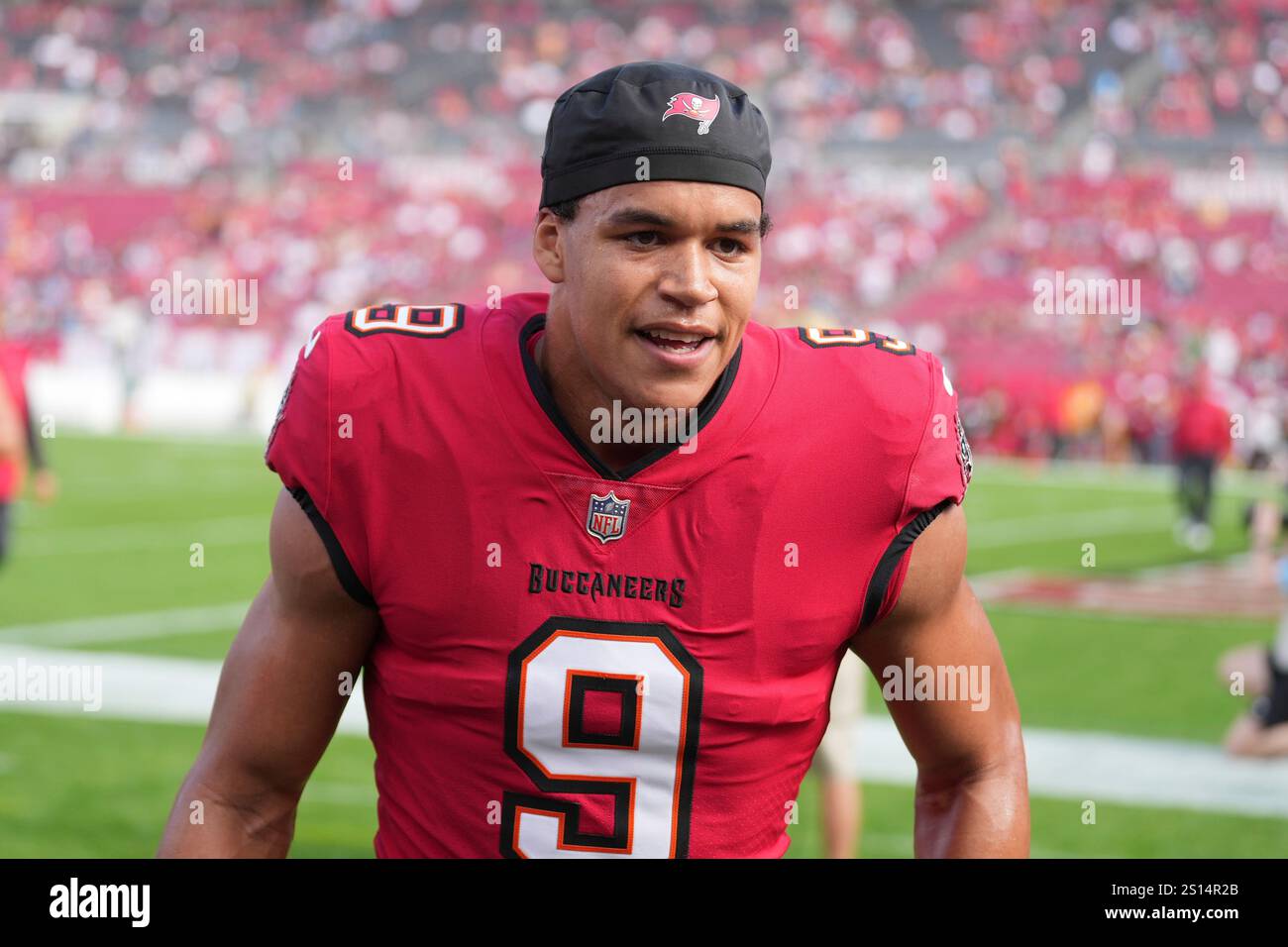 Tampa Bay Buccaneers linebacker Joe Tryon-Shoyinka (9) leaves the field ...