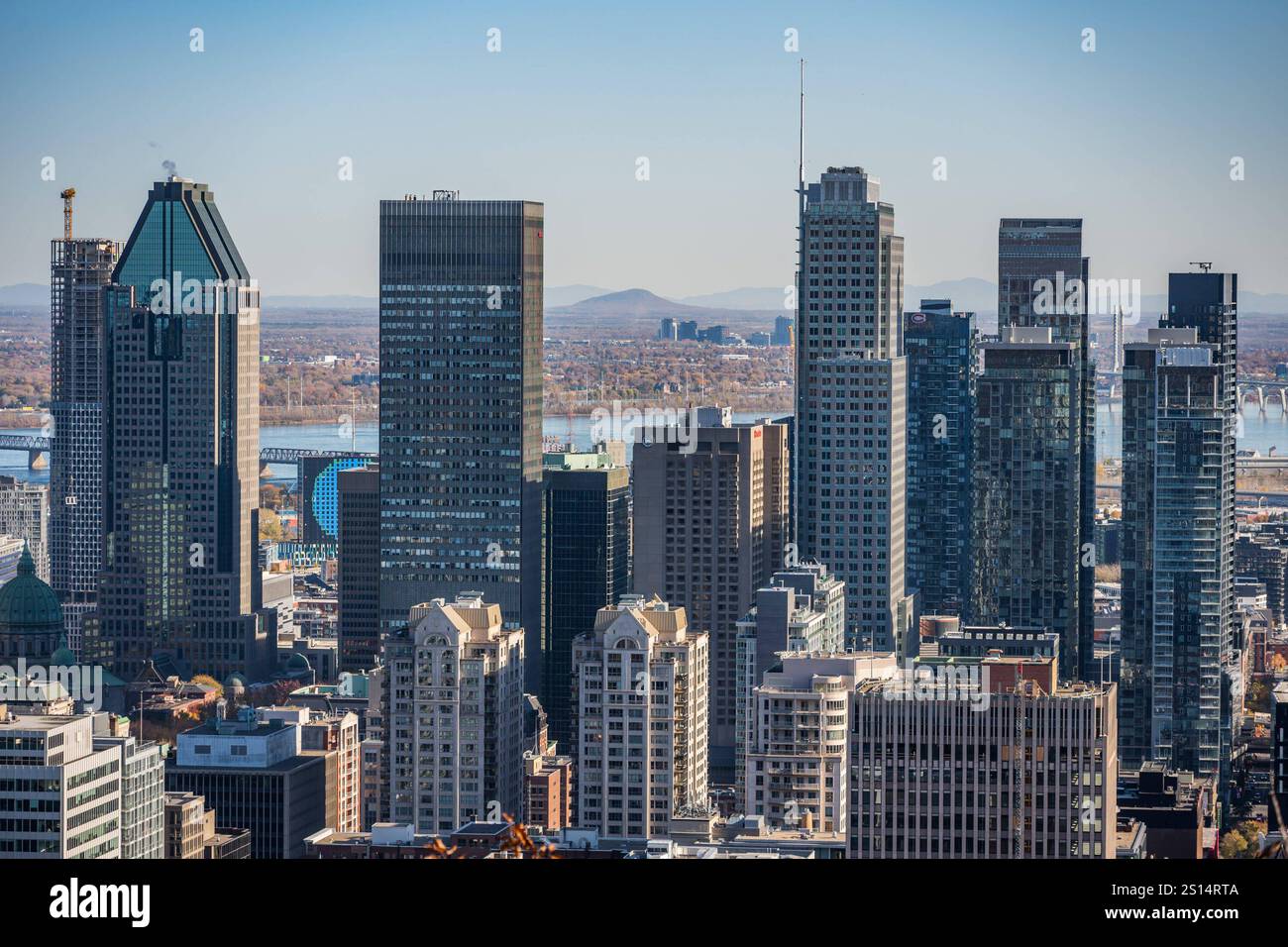 Montreal Skyline mit Blick vom Mont Royal *** Montreal skyline with ...