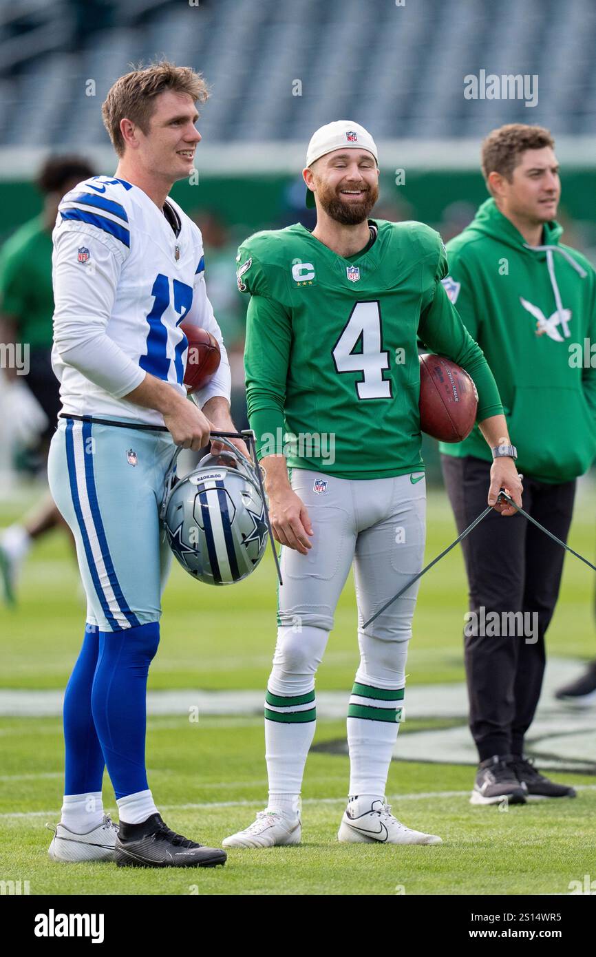 Philadelphia Eagle kicker Jake Elliott (4) talks with Dallas Cowboys ...