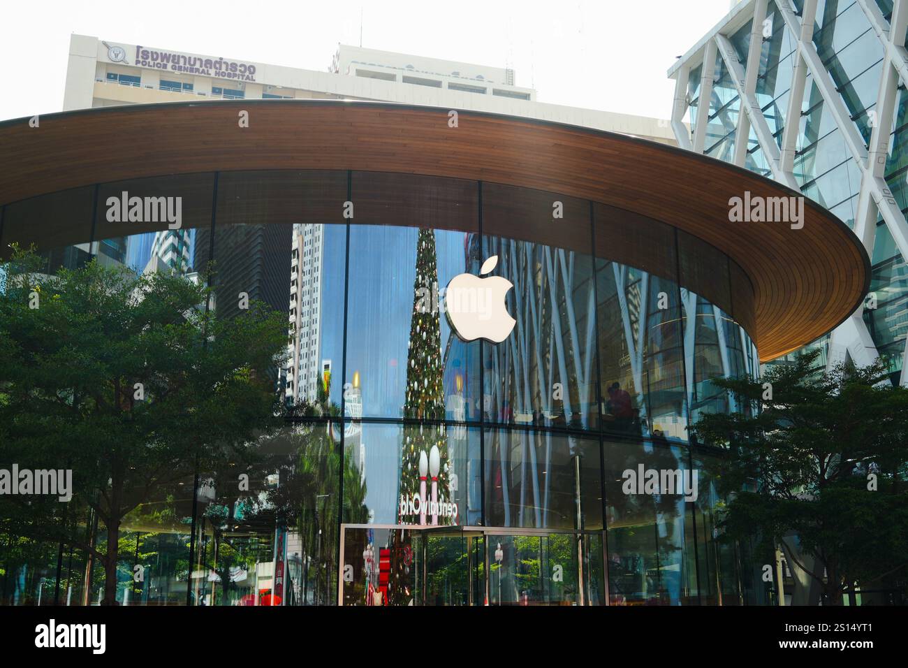 Bangkok, Thailand, Nov 20, 2024: Apple store at Central World, Big Tree Big Community Stock ...