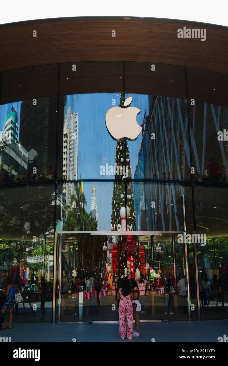 Bangkok, Thailand, Nov 20, 2024: Apple Inc. Logo Neon Sign Icon at ...