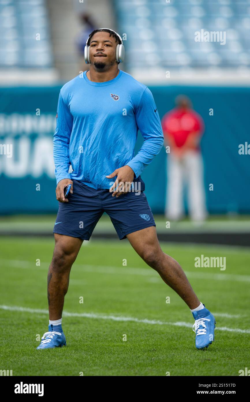 Tennessee Titans linebacker Cedric Gray (51) warms up before facing the ...