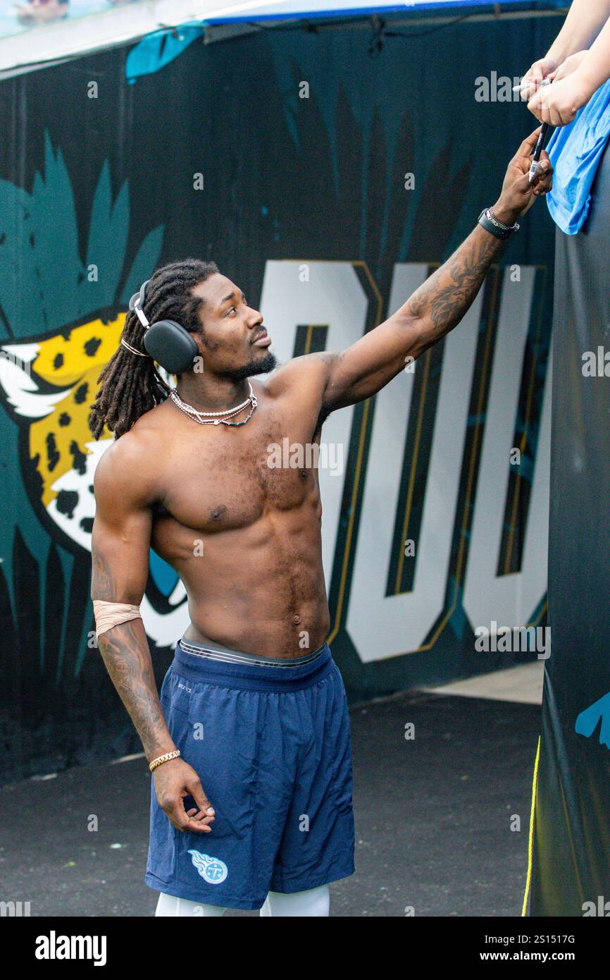 Tennessee Titans cornerback Jarvis Brownlee Jr. (29) signs autographs ...